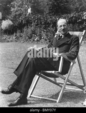 CAPTAIN BASIL HENRY LIDDELL HART (1895-1970) English soldier and ...