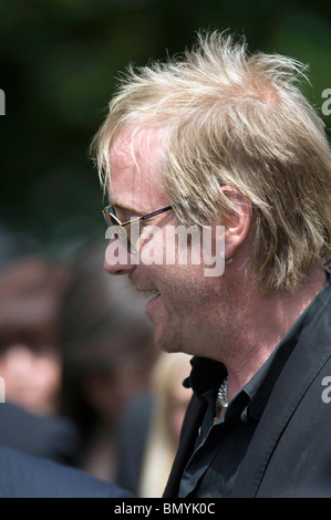 Stuart Cable funeral Stock Photo - Alamy