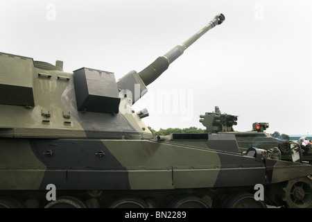 British Army AS90 self propelled gun of the Royal Artillery Regiment ...