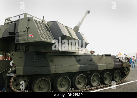 British Army AS90 self propelled gun of the Royal Artillery Regiment ...