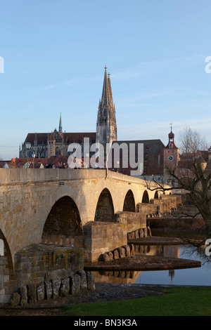 Regensburg; banks of the Danube; Stone bridge; Bridge Tower, Salzstadl ...
