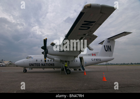 A turboprop-powered de Havilland Canada DHC-7 airplane, popularly known ...