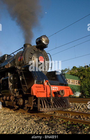 Preserved steam train, J class, 1271, McKays Crossing, Kapiti ...