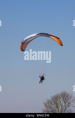 Powered Para-wing landing at Breighton Airfield Stock Photo - Alamy