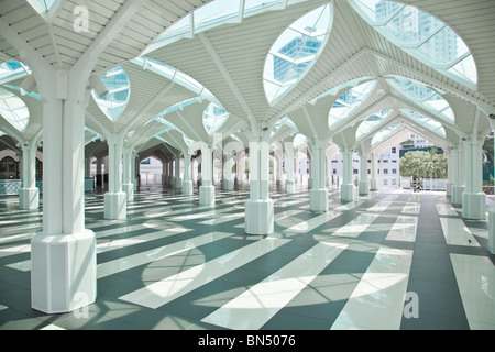 The Masjid Asy Syakirin Mosque Gratitude Mosque Next To The Petronas