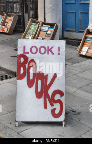 A secondhand bookshop sign, Edinburgh, Scotland Stock Photo - Alamy