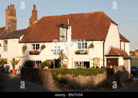Bosham, The Anchor Bleu Pub Stock Photo - Alamy