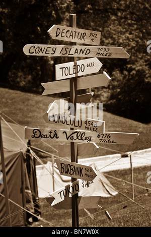 Street Sign the Direction Way to TO LIKE versus TO HATE Stock Photo - Alamy