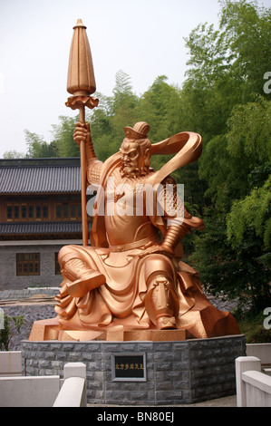 Statue of Yu, one of the Four Heavenly Kings, Xuedou Buddhist Temple ...