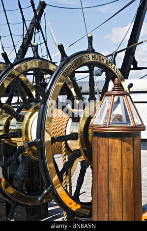 UK Hampshire Steering Gear Of HMS Victory Stock Photo - Alamy