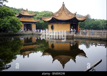temple island putuoshan Stock Photo - Alamy