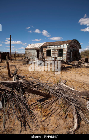 Ruined shack house in the Mojave desert near Kelso in California USA ...