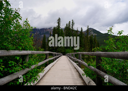Wooden pedestrian bridge by Pyramid Lake, Jasper National Park, Alberta ...