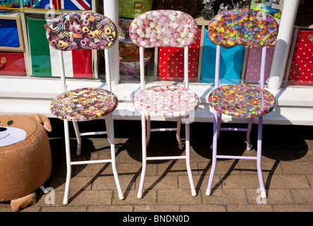 Colours shop, Lion and Lamb Yard, Farnham Surrey Stock Photo - Alamy