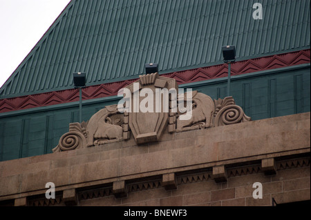 Art deco animals, detail on the Peace Hotel (Sassoon House) on the Bund ...
