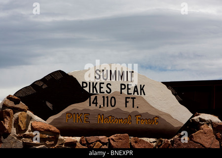 Pikes Peak summit sign, Colorado, Rocky Mountains Stock Photo - Alamy