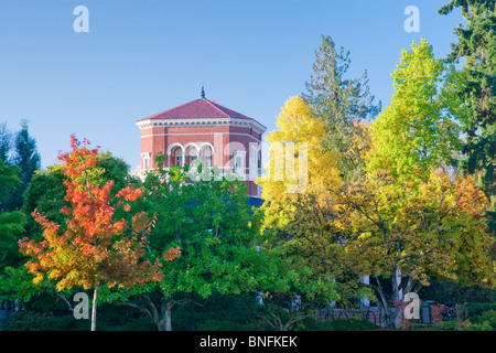 Weatherford Residential College building with fall color. Oregon State ...