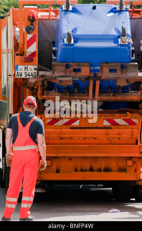 Binmen at work refuse collection Stock Photo - Alamy