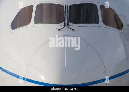 Nose and cockpit of Boeing 787-8 Dreamliner, front view Stock Photo - Alamy