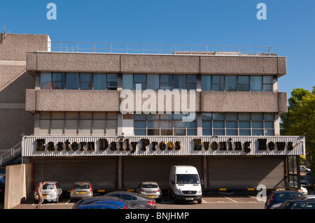 News UK newspaper office headquarters HQ offices building entrance ...