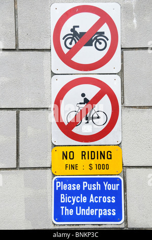Prohibition sign, Singapore Stock Photo - Alamy