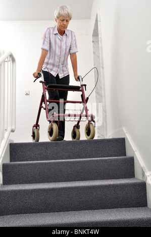 Boss Senior citizen Rollator walking impediment impediment injures ...