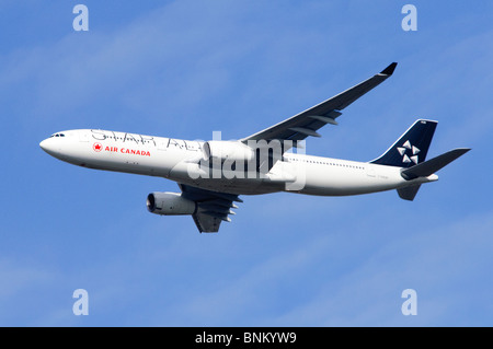 Air Canada plane airplane Airbus A321 (A321-200) narrow-body jetliner ...