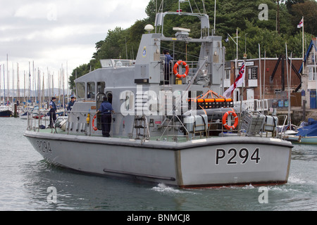 P294 HMS Trumpeter. British Royal Navy Vosper Thorneycroft P2000 type ...