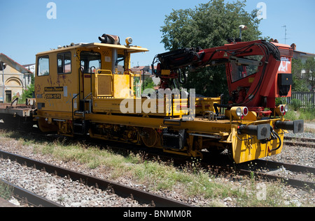 Railway track laying machine Stock Photo - Alamy
