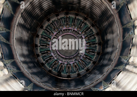 F-16 aircraft Jet Engine Stock Photo - Alamy