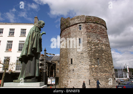 Thomas Francis Meagher statue by Reginald's tower, Waterford, a seaport ...