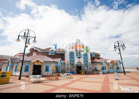 Rhyl Fun Fair Stock Photo - Alamy