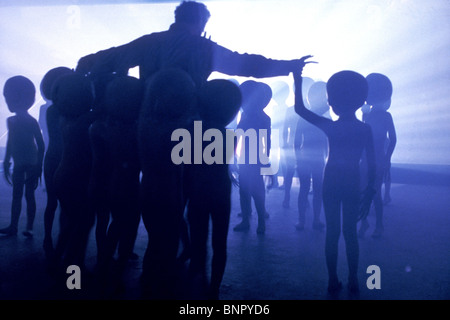 RICHARD DREYFUSS WITH ALIENS, CLOSE ENCOUNTERS OF THE THIRD KIND, 1977 ...