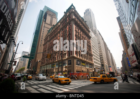 The former Knickerbocker Hotel, aka 1466 Broadway, in New York Stock ...