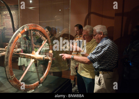 King Tut's chariot is unveiled and joins the "Tutankhaman and the ...