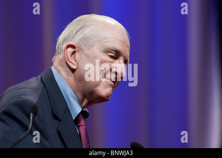 Congressman Sam Johnson of the 3rd District of Texas speaks at the ...