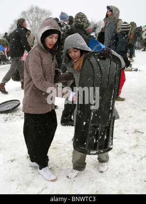 People at Hampstead Heath after a snow fall Stock Photo - Alamy