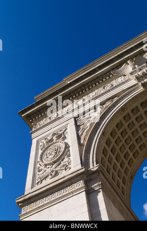 Washington Square Arch with blue sky on Washington Square Park ...