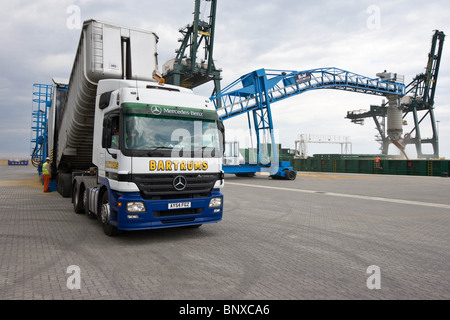 Lorries Loading A Grain Boat at Great Yarmouth grain terminal Stock ...