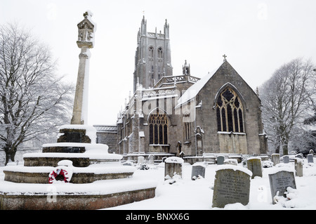 Wrington All Saints Church in the snow. Wrington Somerset, England ...