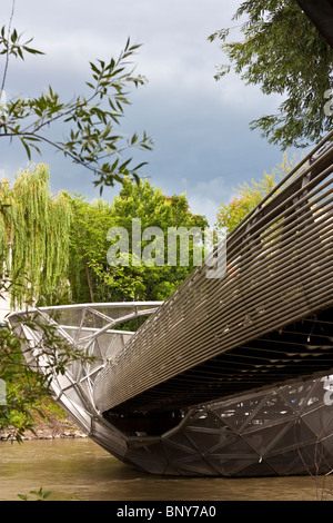 Island on Mur river is a modern steel and glass construction with a ...