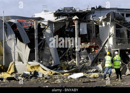 Explosion and fire at Buncefield oil depot, Hemel Hempstead Stock Photo ...