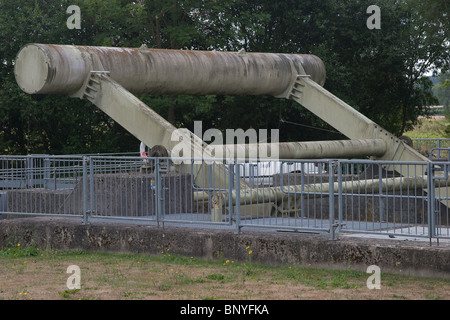 radial automatic sluice river control flood defence Stock Photo - Alamy