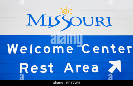 Welcome to Missouri road sign with blue sky Stock Photo - Alamy