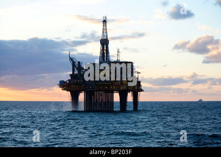 dunlin A oil rig Stock Photo - Alamy