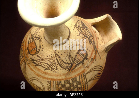 104. PHILISTINE BEER JUG DECORATED WITH TYPICAL PATTERNS; FISH AND ...