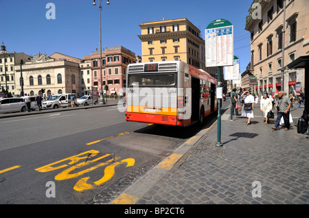 Italy, Rome, bus stop Stock Photo - Alamy