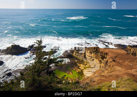 Rock formations along the coast at Cape Kiwanda, Oregon, USA Stock ...