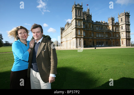 The Earl and Countess of Carnarvon at their home Highclere Castle Near ...