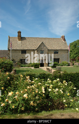 Sulgrave Manor the Tudor English, ancestral home of the family of ...